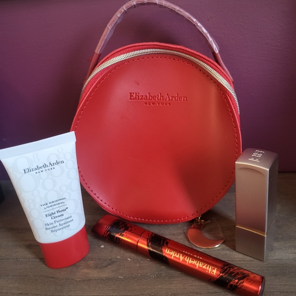 Elizabeth Arden | Makeup | Elizabeth Arden New Red Makeup Set | Poshmark